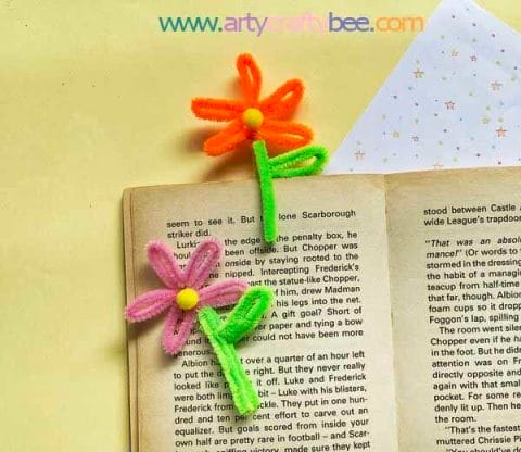 Fun DIY Pipe Cleaner Flower Bookmark Tutorial - Arty Crafty Bee