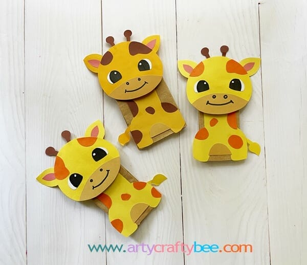 Easy Paper Giraffe Craft - Paper Bag Puppet - Arty Crafty Bee